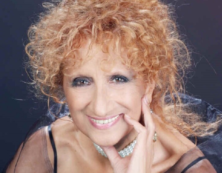 Salerno, la rassegna "Che comico" al Teatro delle Arti: Anna Mazzamauro porta il suo "Annarcord ...